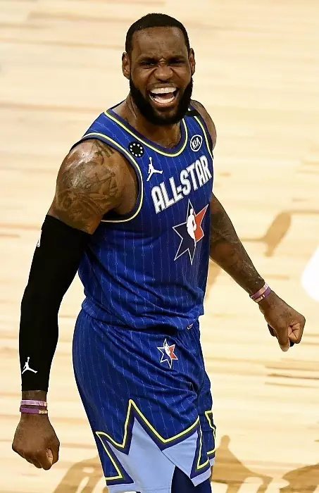 LeBron Jamesi (2 miljonit) foto nr 8