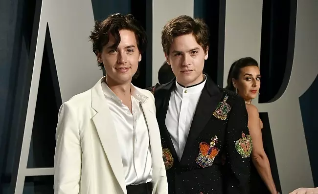 Anda Tidak Tahu Ini: Cole Sprouse, Rami Malek dan Selebriti Lain Yang Mempunyai Kembar Foto # 2