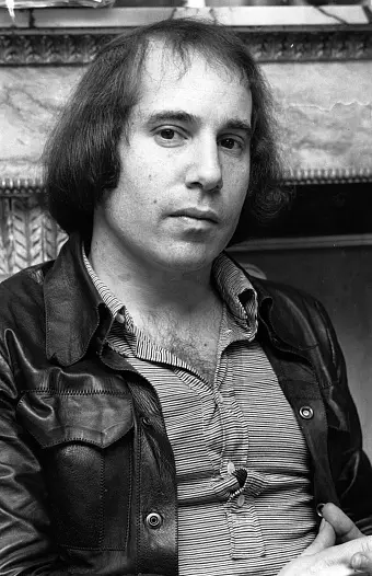 Akwụkwọ ndetu: Carrie Fisher kwupụtara Paul Simon na ya ahụghị ya n'anya na foto ezumike ezumike ya # 2