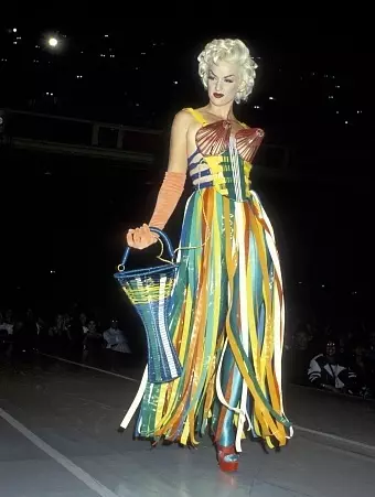 Jean-Paul Gaultier: akụkọ nke kpara cone-bra Madonna foto # 3