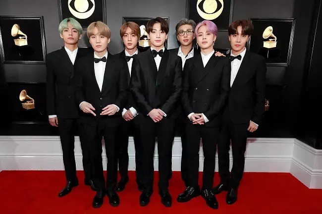 Kylie Jenner, Kate Middleton, BTS ແລະຄົນດັງອື່ນໆທີ່ຕີໃນ Guinness Book of Records photo #2