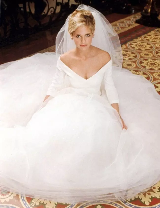 Sarah Michelle Gellar ao amin'ny Vera Wang, ny andiany "Buffy the Vampire Slayer" sary # 1