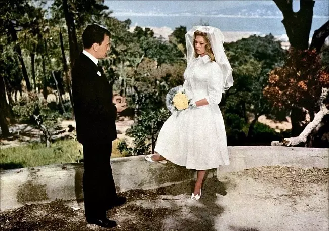 Balmain'deki Brigitte Bardot, "Ve Tanrı Kadını Yarattı" filmi fotoğraf # 13