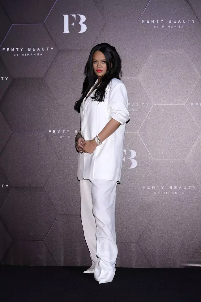 Les looks ultra-tendance de Rihanna à répéter cette année photo #2