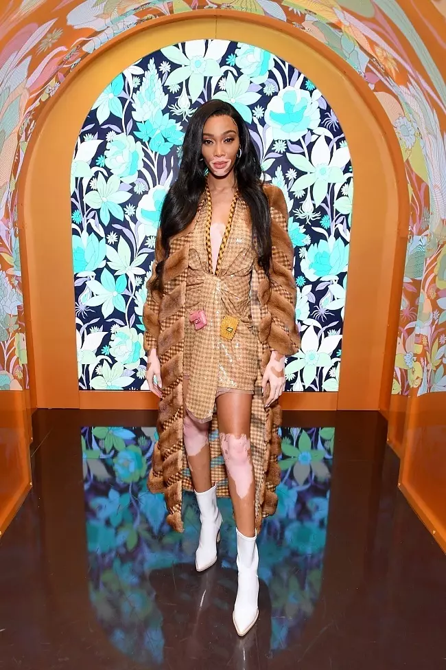 Photo # 6 de Winnie Harlow