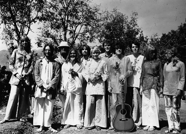 Beatlemania: Taith i Leoedd y Beatles ym Mhrydain Fawr, India a Rwsia llun # 7