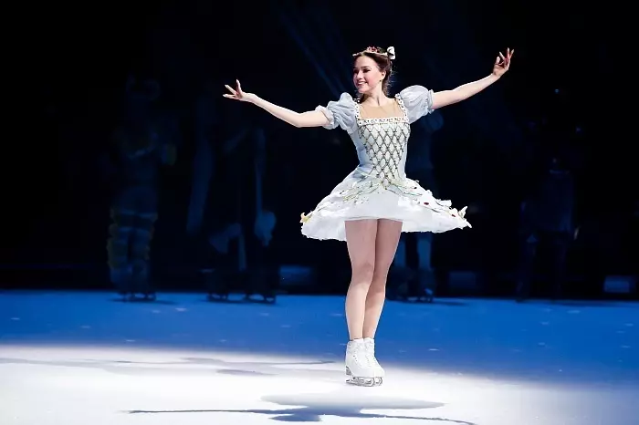 Alina Zagitova wêneya hejmara 6