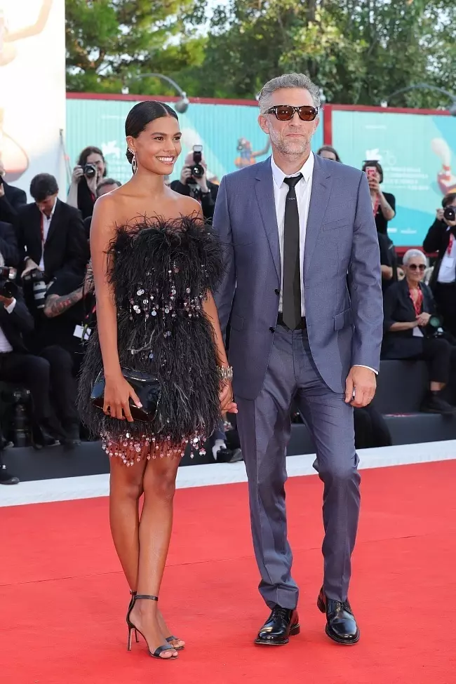 Tina Kunaki ve Vincent Cassel 2. fotoğraf