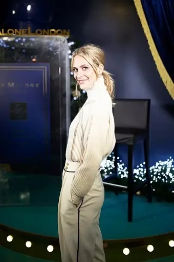 Poppy Delevingne di şahiya Sersalê ya Jo Malone London wêneya # 2 de luks xuya dike