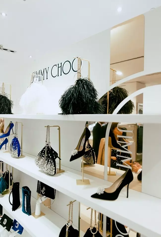 Iššokanti parduotuvė Jimmy Choo TSUM nuotraukoje Nr. 2