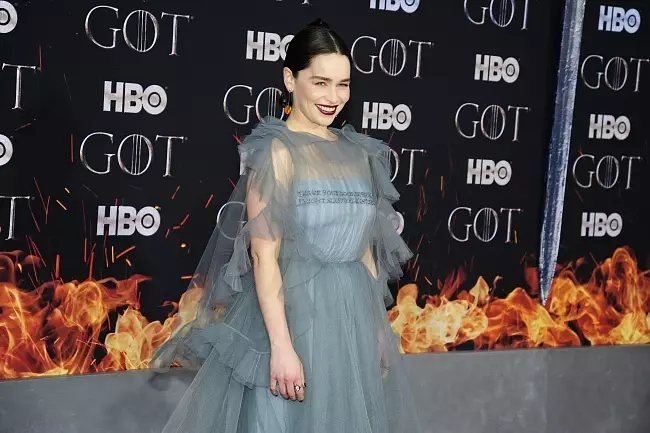 Wala na ang Daenerys: ano ang naghihintay kay Emilia Clarke pagkatapos ng Game of Thrones 53520_4