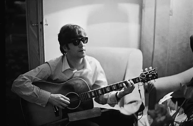 Pagka si John Lennon: Gamay nga Nahibal-an nga Kamatuoran Bahin sa The Great Beatle Photo # 2