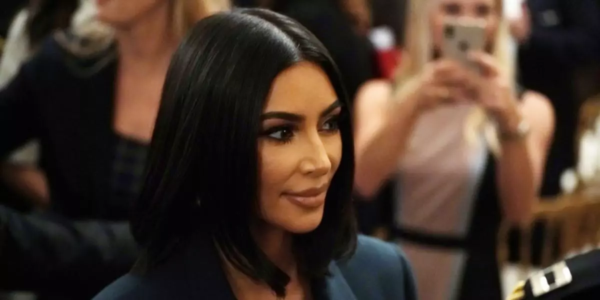 Kim Kardashian doopte har bern yn it heitelân fan har heit, yn Armeenje