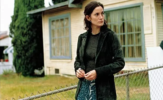 Carrie-Anne Moss - 52：記住“黑客帝國”照片#2 中三位一體的最佳角色