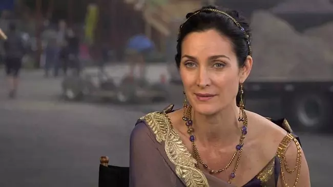 Carrie-Anne Moss - 52：記住“黑客帝國”照片#4 中三位一體的最佳角色