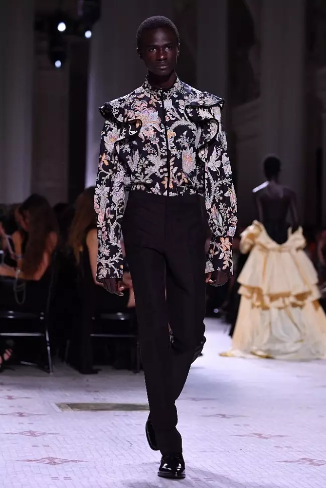 "Noblesse radicale" : comment s'est passé le défilé de la collection couture Givenchy 2020 photo #2