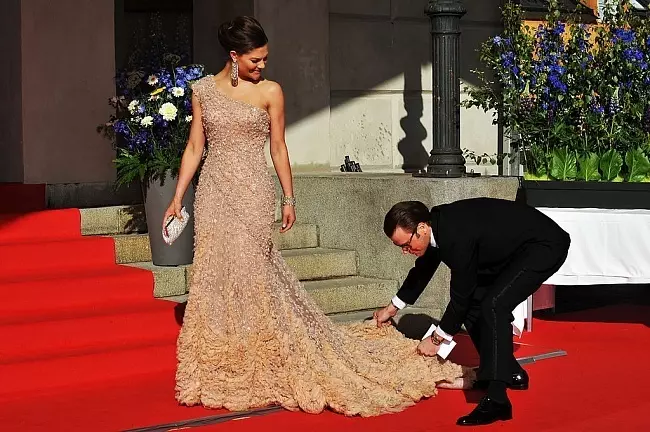 La història de la Ventafocs: matrimonis desiguals a les famílies reials foto # 9