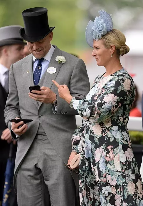 Sfilata di cappelli alle corse reali di Ascot foto n. 12