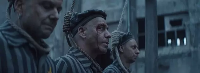 Rammstein avaldas video, mille fotot nr 2 me teile näidata ei saa