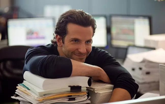 5 ffilm orau gyda llun # 1 Bradley Cooper