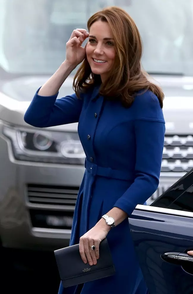 Kraljevska pričeska: kako doseči enake lase kot Kate Middleton? fotografija številka 2