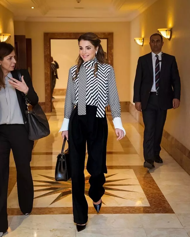 @queenrania foto # 1