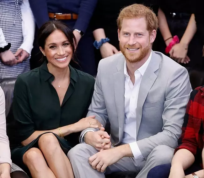 Princ Harry a Meghan Markle opustí Kensingtonský palác na jarní fotografii #2