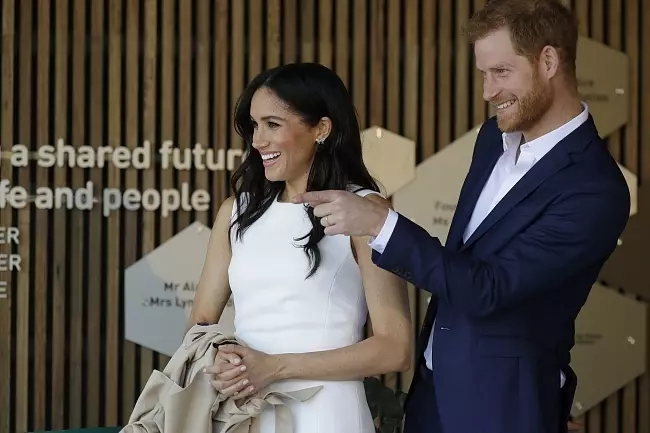 Kani waa jacayl: sawiradii ugu fiicnaa Meghan Markle iyo Prince Harry sawirka # 4