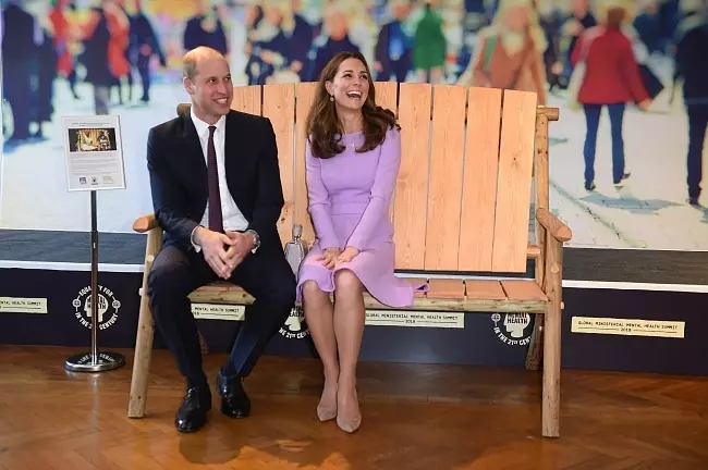 Kate Middleton miaraka amin'i Prince William dia nanatrika ny fihaonambe tany London sary # 2