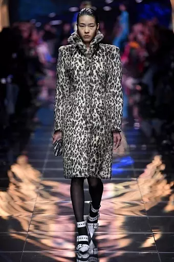 404-es hiba: Balenciaga 2019. tavaszi-nyári divatbemutató, 2.