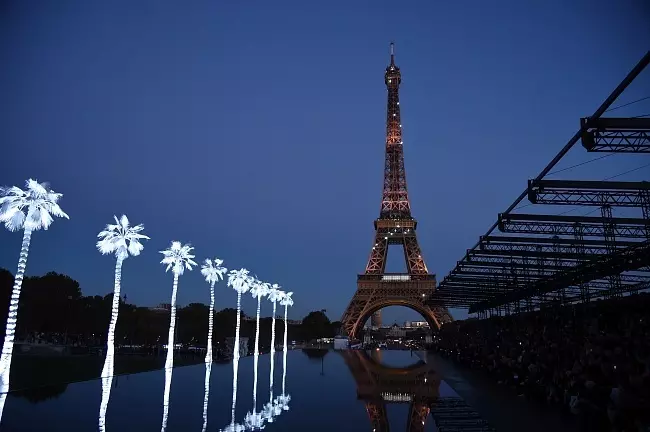 빅 스플래쉬: Saint Laurent 봄-여름 2019 사진 보여주기 # 1