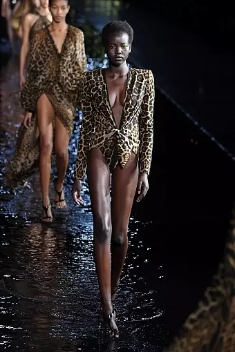 Մեծ ցնցում. Saint Laurent շոու գարուն-ամառ 2019 լուսանկար # 9