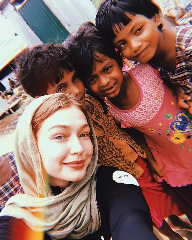 Na lele Gigi Hadid i Bangladesh i se ata o le misiona alofa # 1