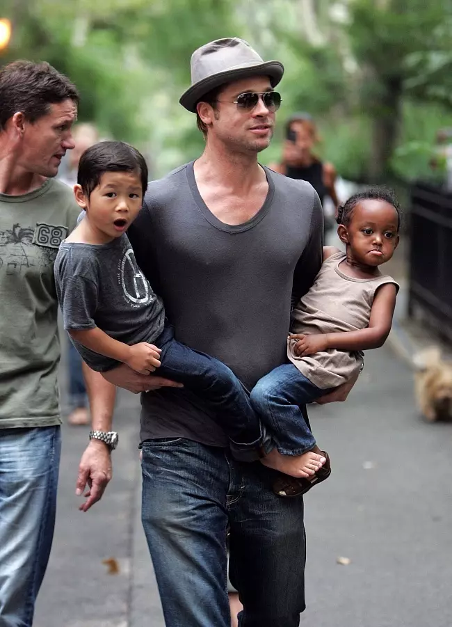 Brad Pitt bere semearekin eta alabarekin 3 zenbakiko argazkiarekin