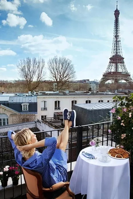 Tarda a París: Poppy Delevingne a la foto #7 de la campanya publicitària de Roger Vivier