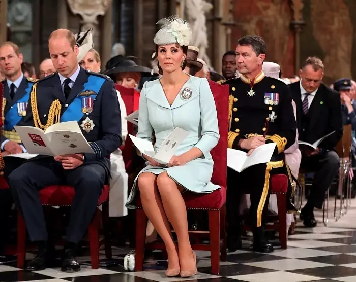 A királyi család szolgálatban a Westminster Abbeyben, 2. fotó