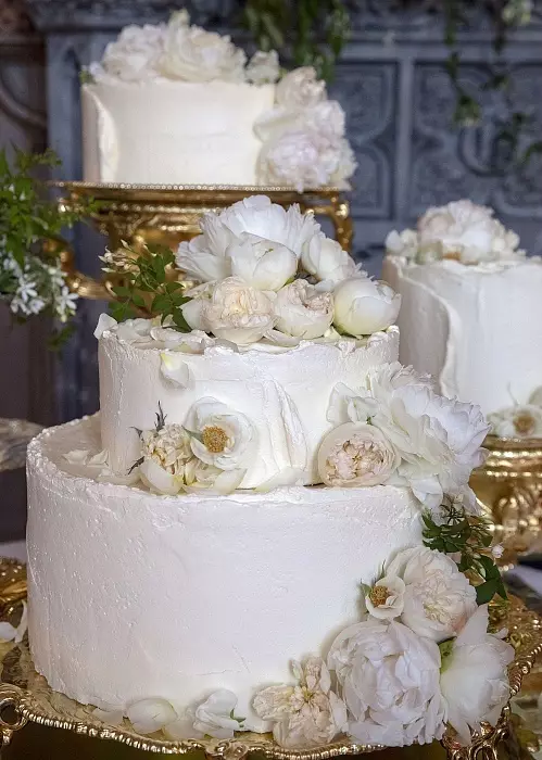 Larawan # 3 ng wedding cake nina Meghan Markle at Prince Harry