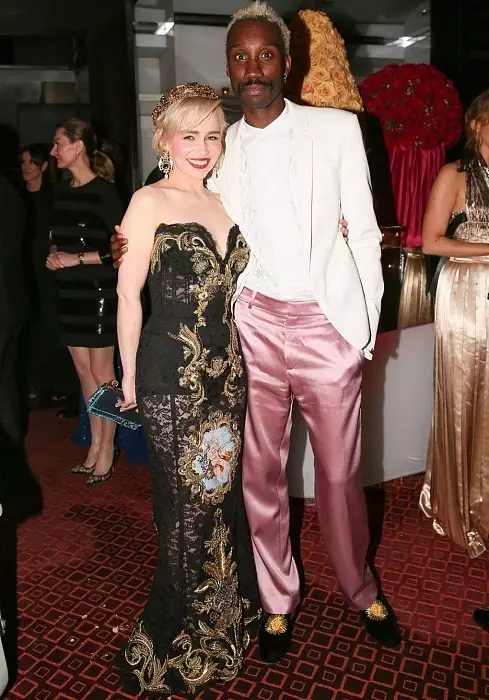 Emilia Clarke i Nathan Stewart-Jarrett na Versace afterpartyju fotografija broj 5